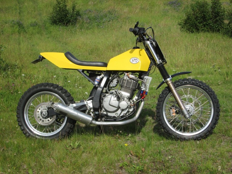 Suzuki DR650 Street Scrambler by James Russell – BikeBound