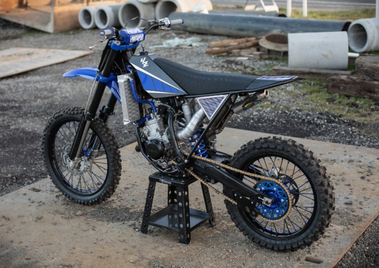 “The Blue Duck”: Custom Yamaha YZ125 by Max Miille – BikeBound