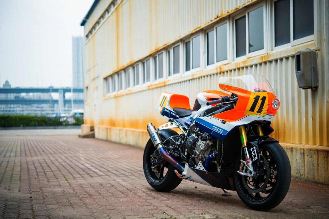 BMW S1000RR “Retro Racer” by Crazy Garage – BikeBound