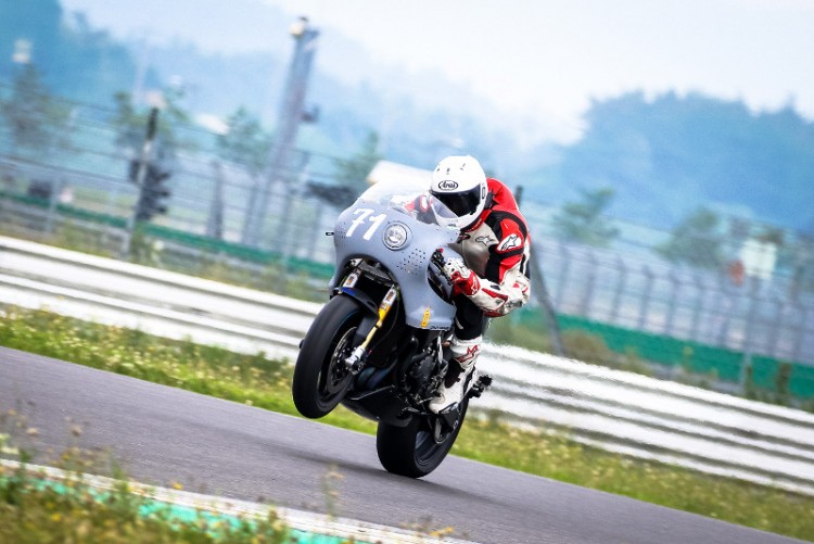 “Tricolor” Retro Racer: Honda CBR1000RR by Crazy Garage – BikeBound