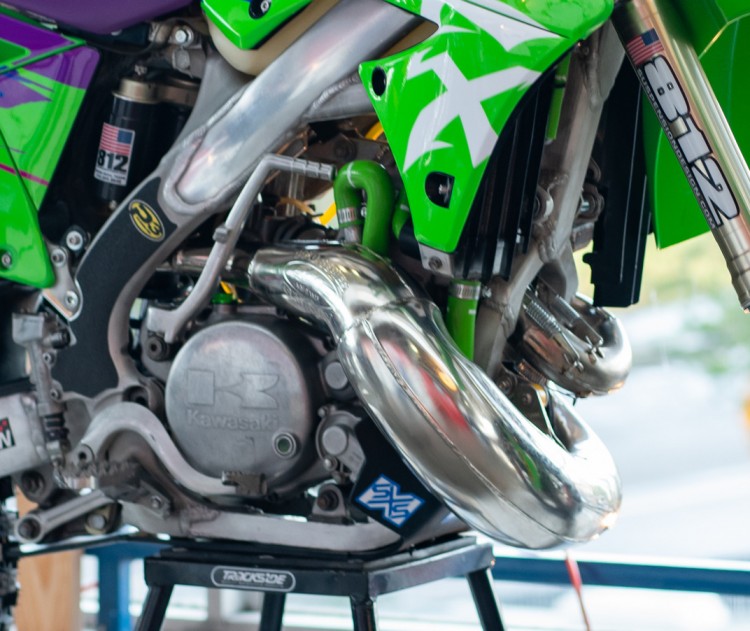 Modern Baja Tribute: Kawasaki KX500AF “Purple Monster” – BikeBound