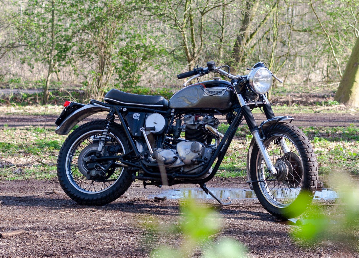 Racer-Built: Triumph T140 Scrambler – BikeBound