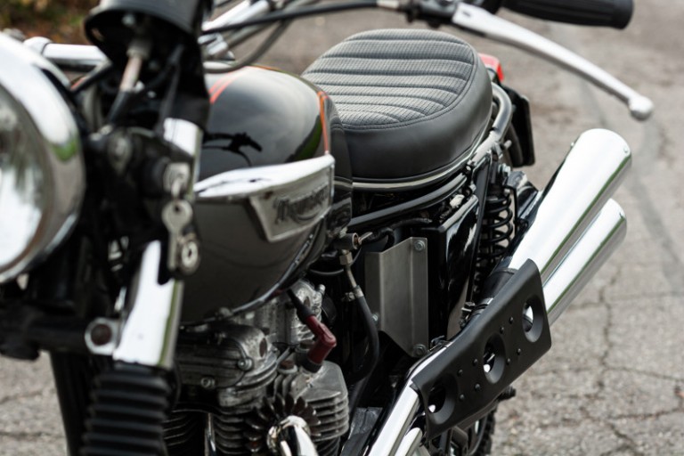 Racer-Built: Triumph T140 Scrambler – BikeBound