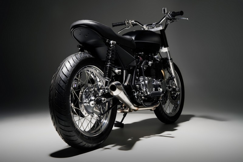 Hello Darkness: Honda CB550 by MONNOM Customs – BikeBound
