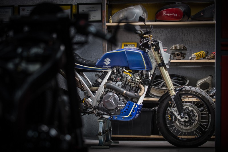 Fuel-Injected Suzuki DR800 Street Tracker by Frateschi Garage – BikeBound