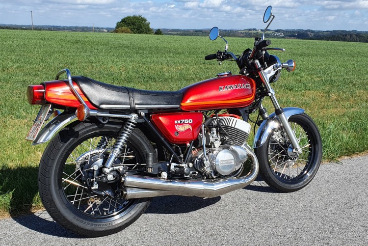 800cc Widowmaker: Kawasaki “KH750” Triple – BikeBound
