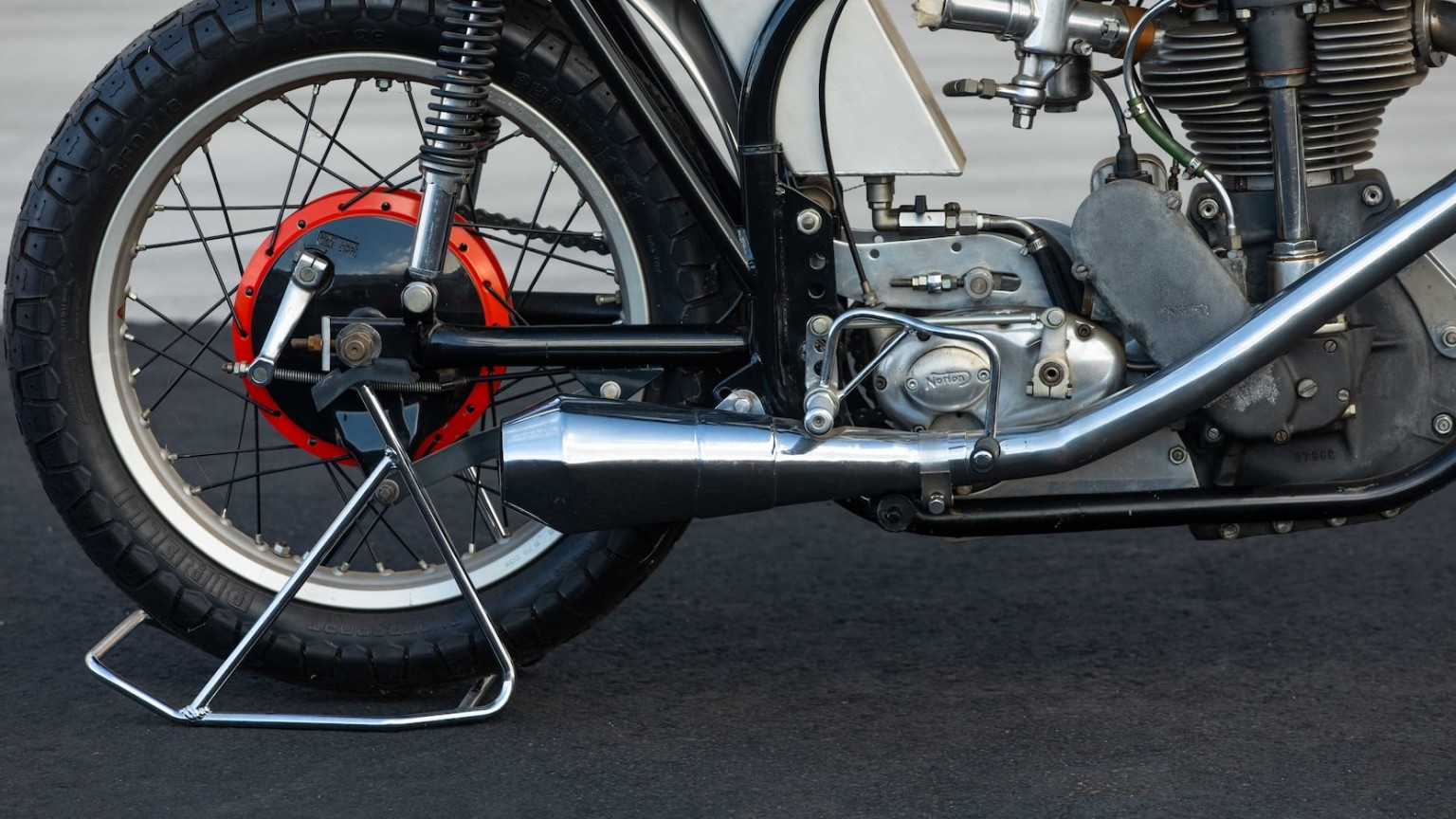 History at 100 MPH: 1951 Norton Manx – BikeBound