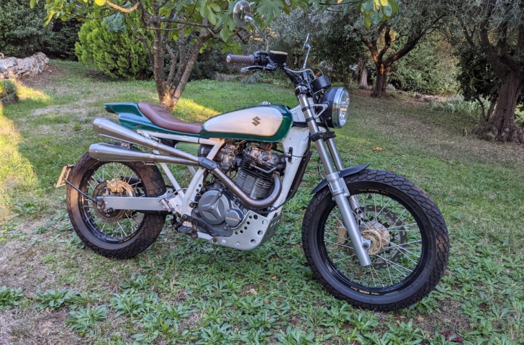 Suzuki DR800 – BikeBound