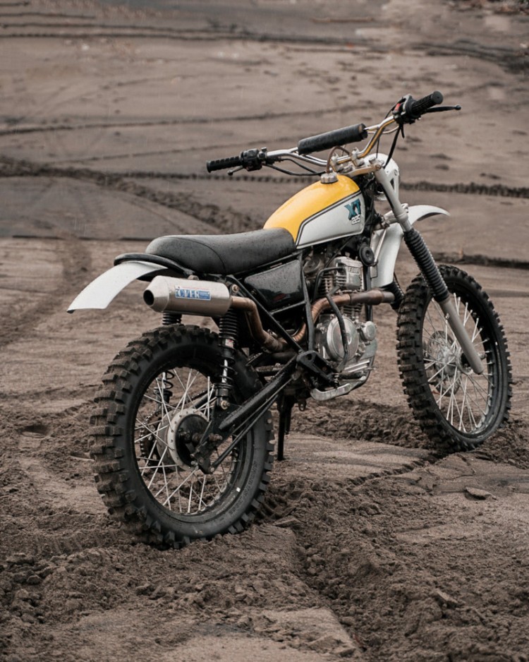 Tropic Thumper: Yamaha 225 “Stiletto” Scrambler – BikeBound
