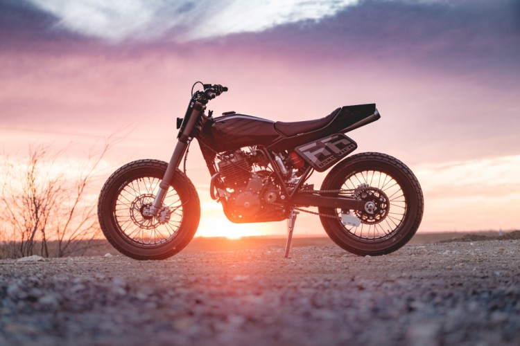 Amigo Veloz: Honda XR650L Street Tracker – BikeBound