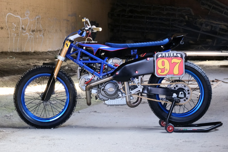 Ducati Flat Track Monster: Monster 900 I.E. – BikeBound