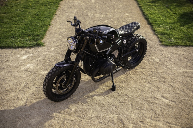 Slash 2 Tribute: BMW R nineT Heritage – BikeBound