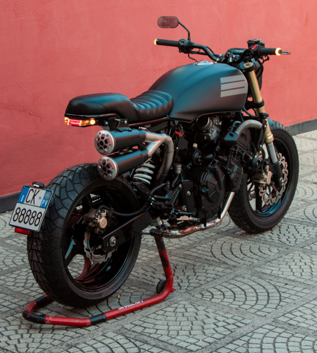 El Calcolante: Honda Hornet 600 – BikeBound