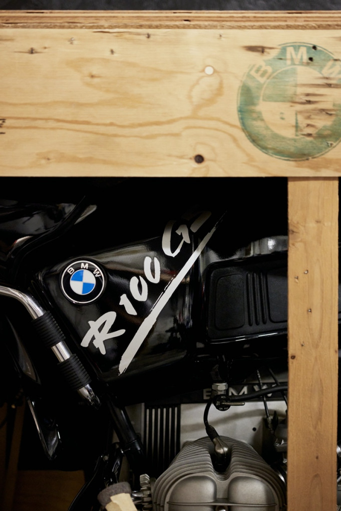 Still in the Crate: 1995 BMW R100GS Paris Dakar Classic! – BikeBound