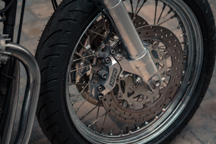 Modified RC03: Honda CB650 Café Racer – BikeBound