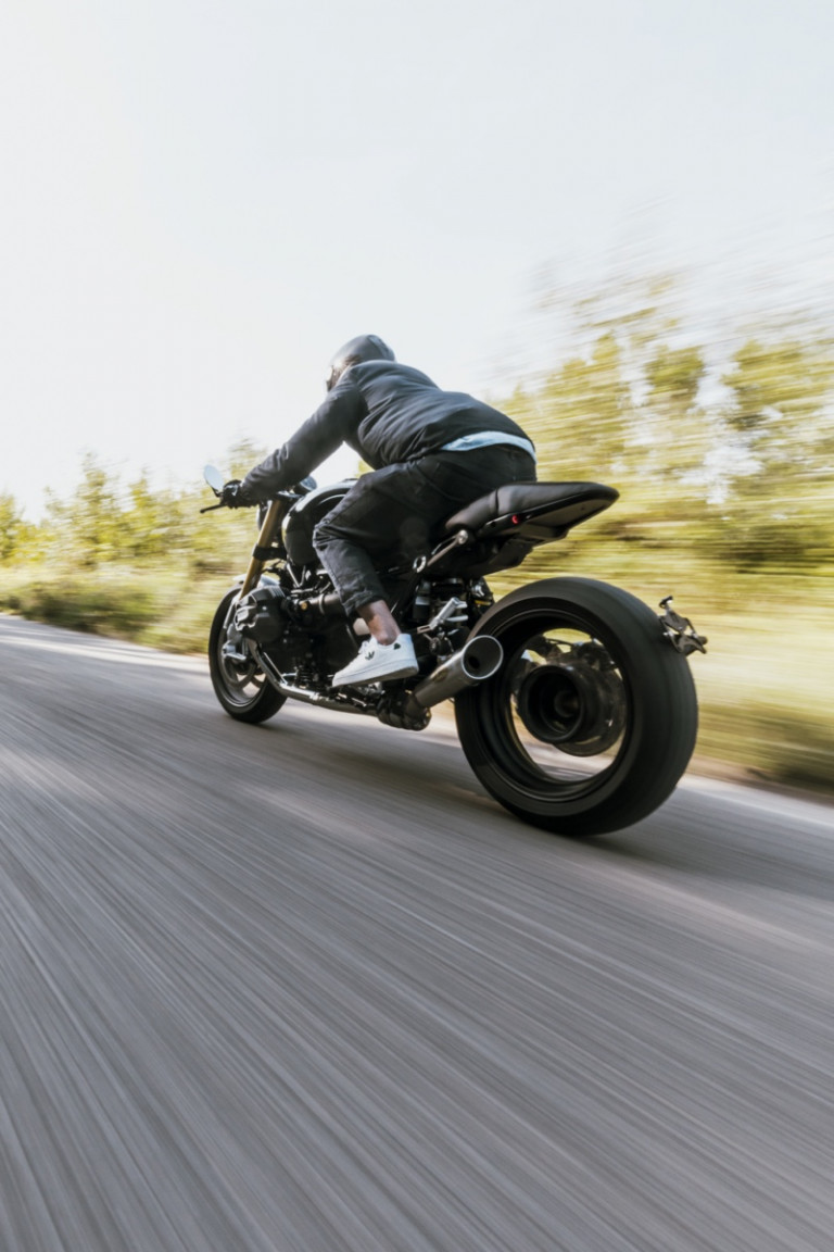 Elevated Oilhead: Le Motographe’s BMW R NineT – BikeBound