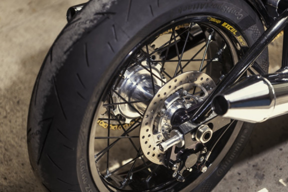 THE Norton: Commando 750 “Domiracer” – BikeBound