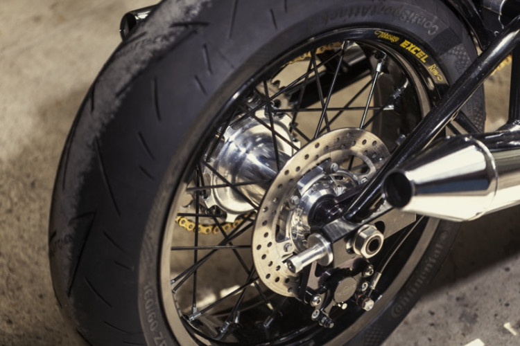 THE Norton: Commando 750 “Domiracer” – BikeBound
