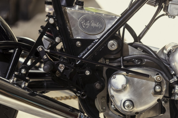 THE Norton: Commando 750 “Domiracer” – BikeBound