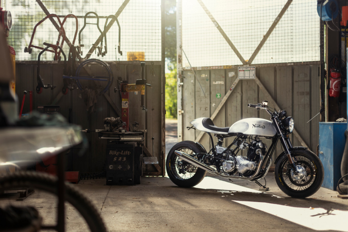 THE Norton: Commando 750 “Domiracer” – BikeBound