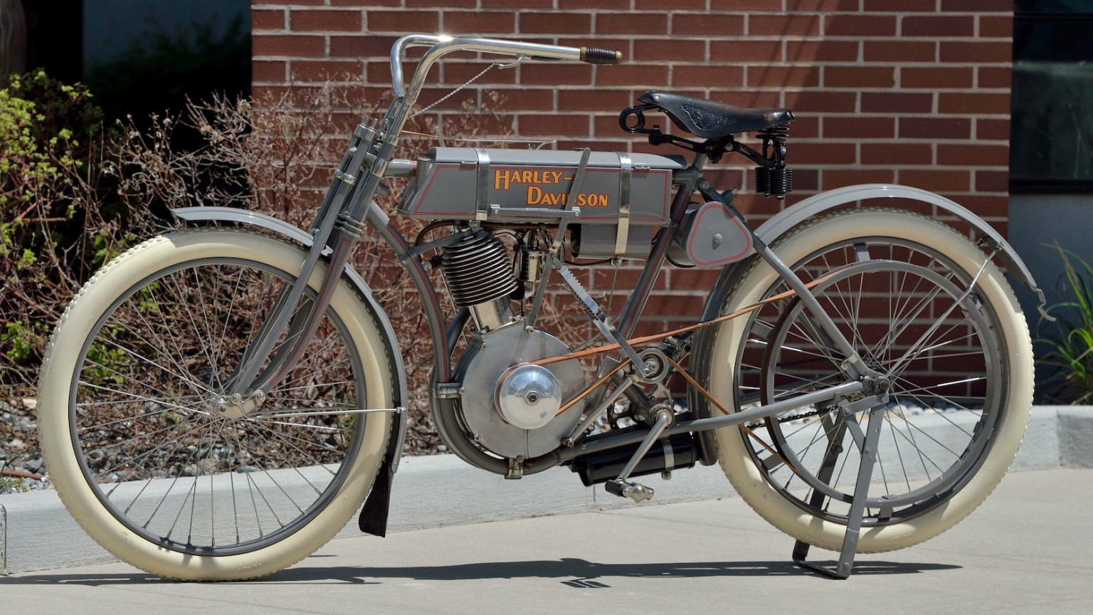Sold for $935,000: 1908 Harley-Davidson Strap Tank! – BikeBound