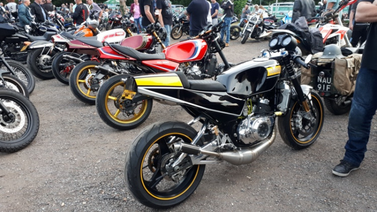 Cheetah Cub: Yamaha RD421LC Restomod / Hybrid – BikeBound