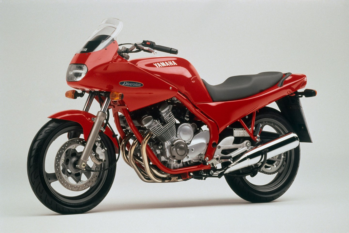 World s Cheapest Caf Racer Yamaha XJ600 Diversion BikeBound