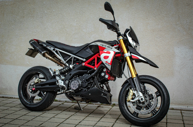 Aprilia 900 Dorsoduro – BikeBound