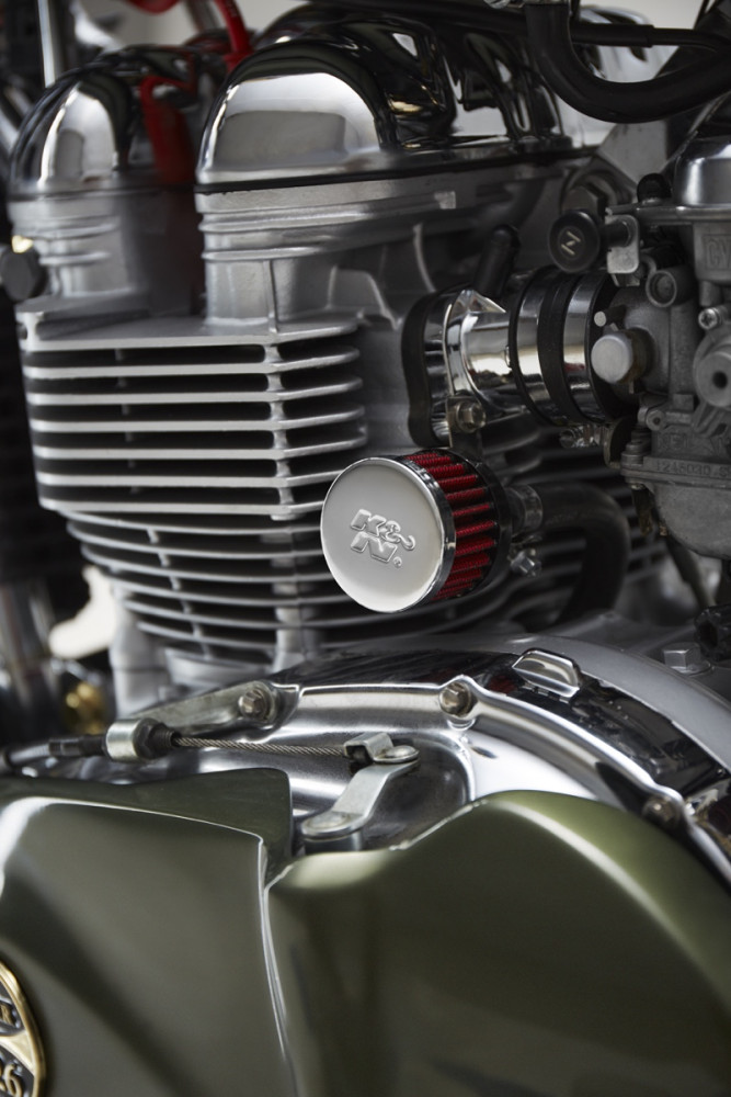 Lean, Mean, Green: “Dr. Banner” Triumph Thruxton 900 – BikeBound