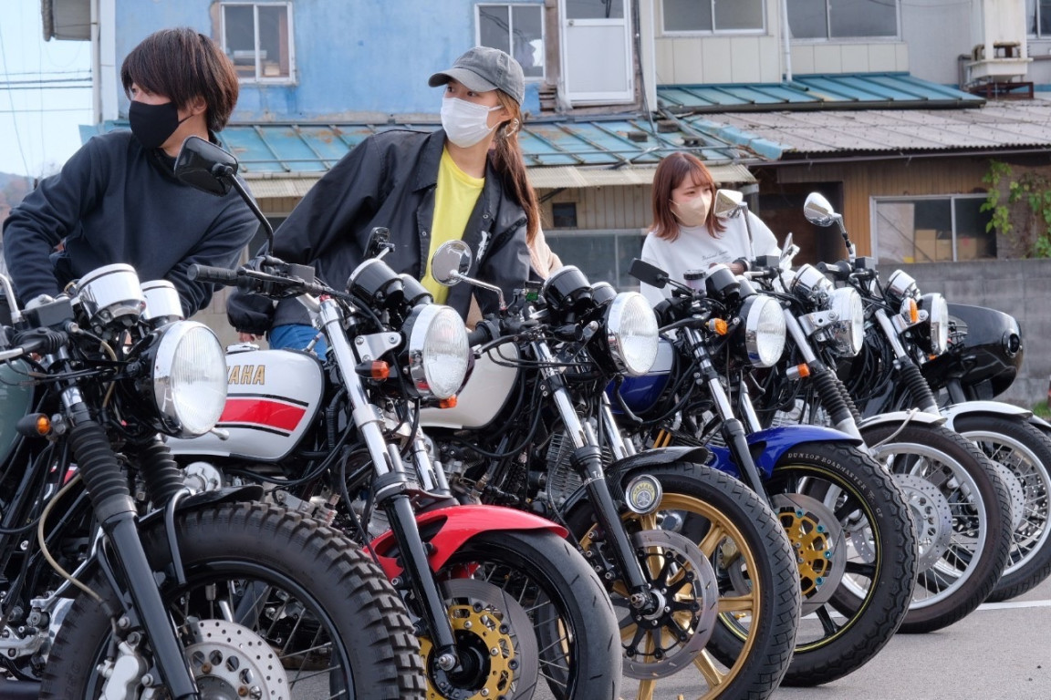 Omega Racer: Yamaha “SR534” Café Racer – BikeBound