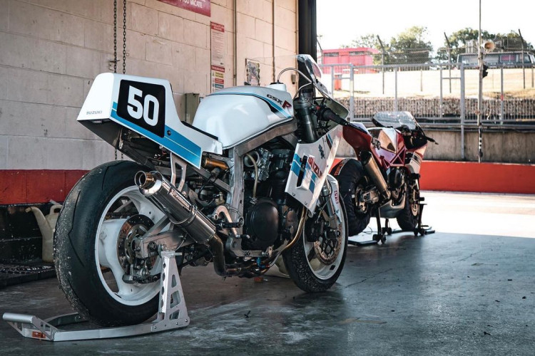Slabside Thunderbike: ’88 Suzuki GSX-R1100 Racer – BikeBound