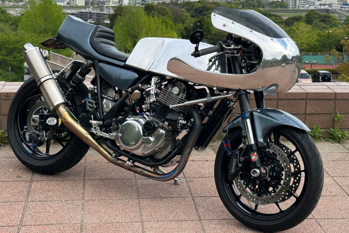 Omega Racer: Yamaha “SR534” Café Racer – BikeBound