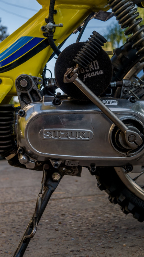 Step-Through Smoker: RM-Inspired Suzuki FA50 Vinduro! – BikeBound