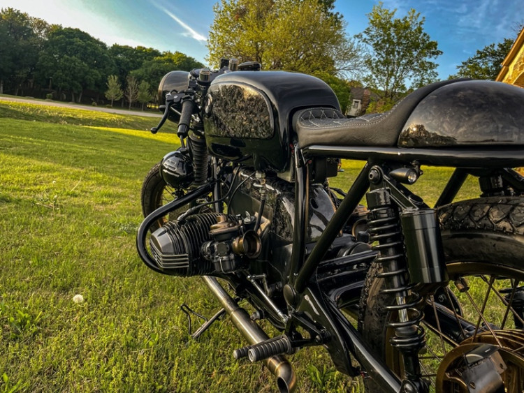 Carbon Airhead: Teen-Built BMW R75/7 Custom – BikeBound