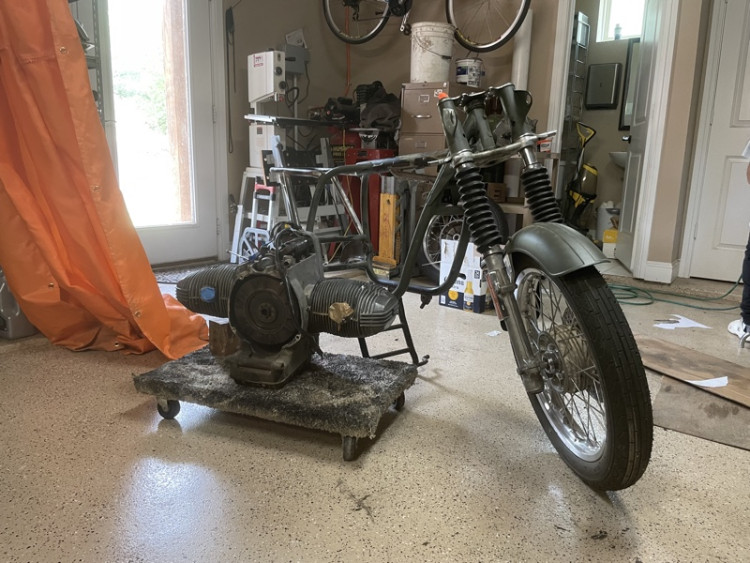 Carbon Airhead: Teen-Built BMW R75/7 Custom – BikeBound