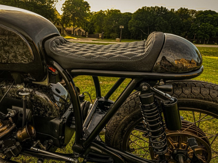 Carbon Airhead: Teen-Built BMW R75/7 Custom – BikeBound