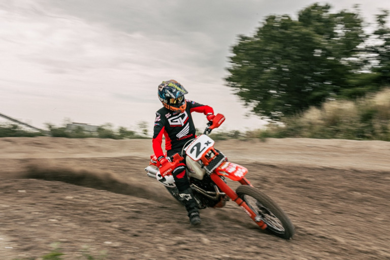Baja Red: Honda XR628 Desert Racer – BikeBound