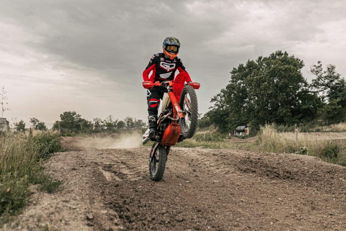 Baja Red: Honda XR628 Desert Racer – BikeBound