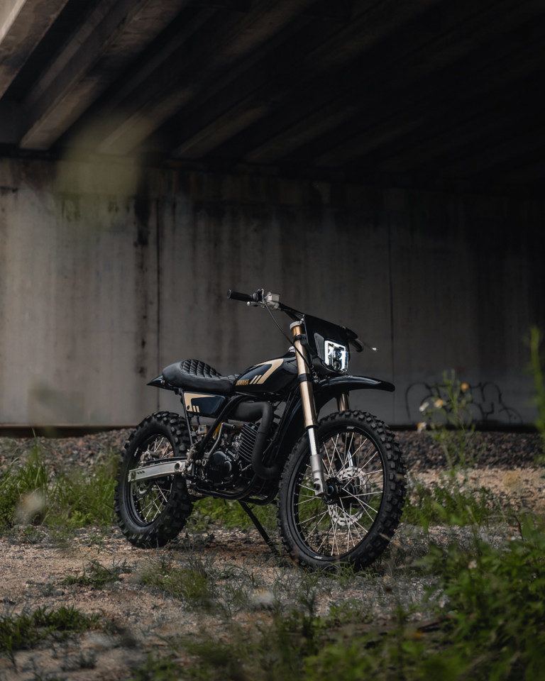 Smoke Show: Yamaha DT400 Scrambler – BikeBound