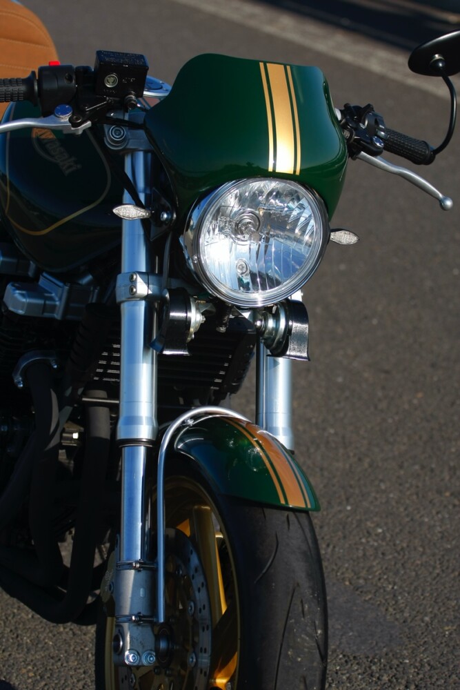 Kawasaki ZR-7 Cafe Racer – BikeBound – lickscycles.com