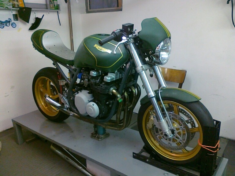 Joy Machine: Kawasaki ZR-7 Cafe Racer – BikeBound