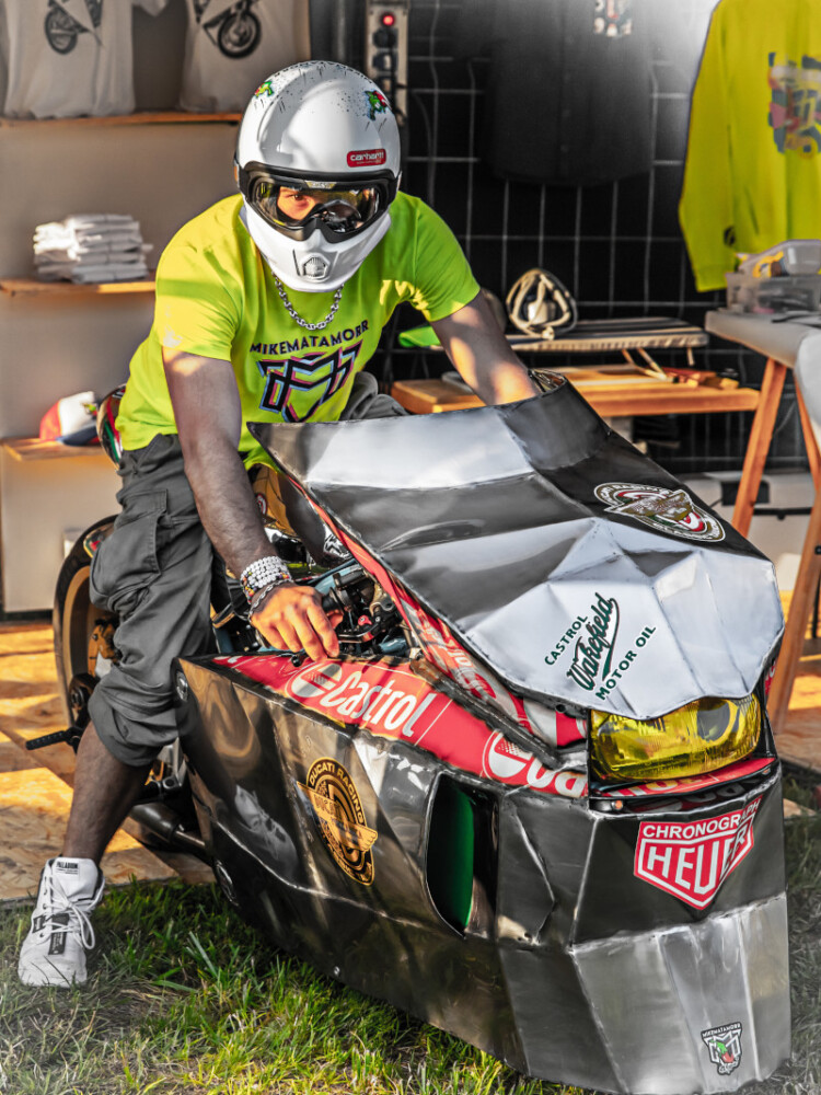 Rocketeer: Ducati ST2 944 “Streamliner” – BikeBound
