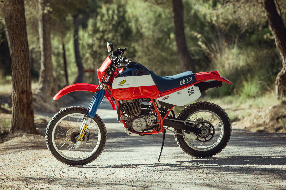 Vintage Review & Specs: Honda XR600R: “Big-Bore Legend” – BikeBound
