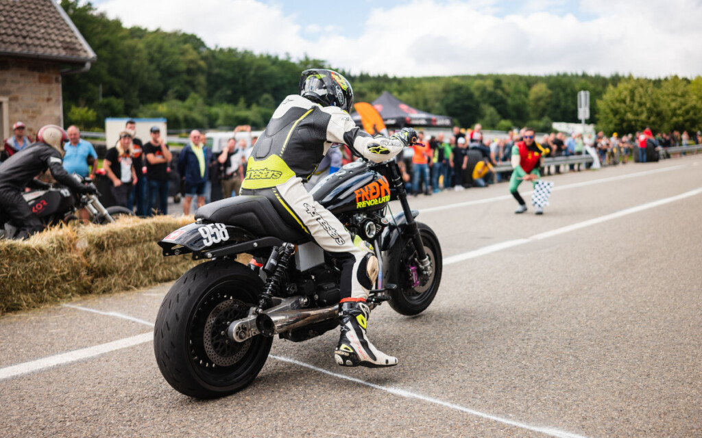 2Crazy: Supercharged Indian Chieftain Drag Bike! – BikeBound