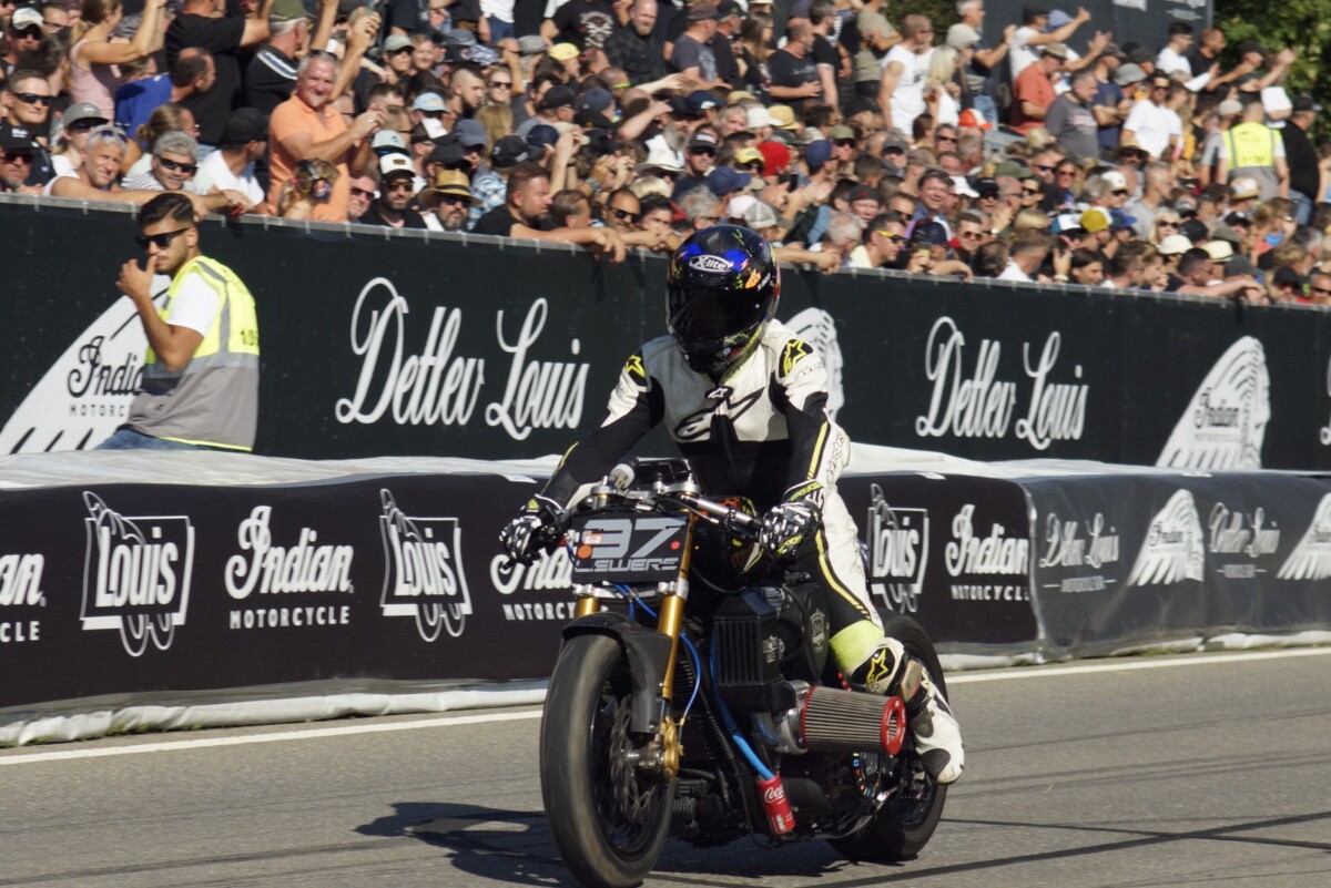 2Crazy: Supercharged Indian Chieftain Drag Bike! – BikeBound
