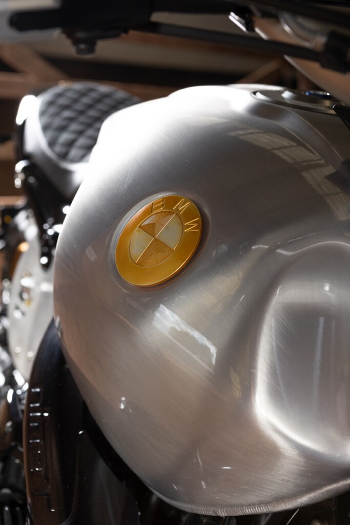 Incandescent Boxer: “Vega” BMW R nineT – BikeBound