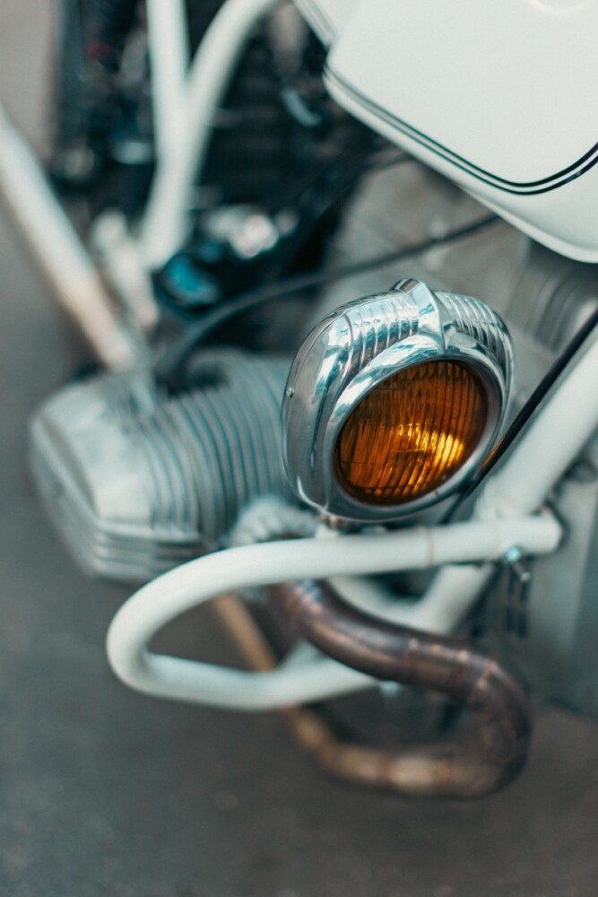 White Spring: BMW R100 Roadster – BikeBound