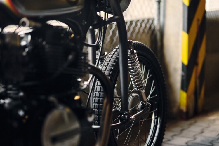 Speedway Cowboy: Honda CM400 Bobber – BikeBound