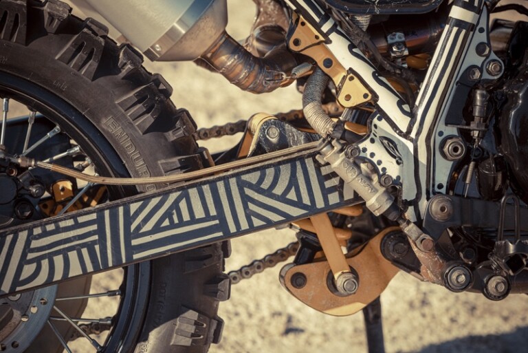 Big Suzy: Suzuki DR800 Big Scrambler – BikeBound