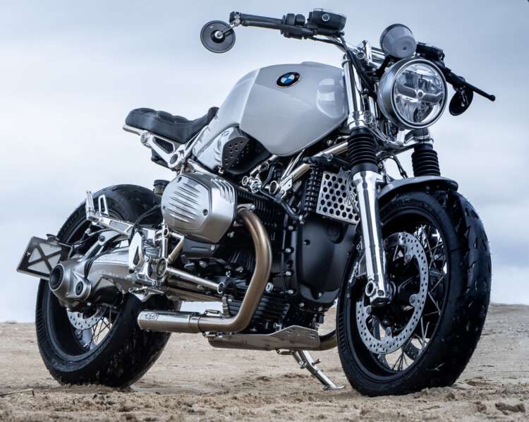 Rétromobile: BMW NineT Pure “White & Chrome” – BikeBound